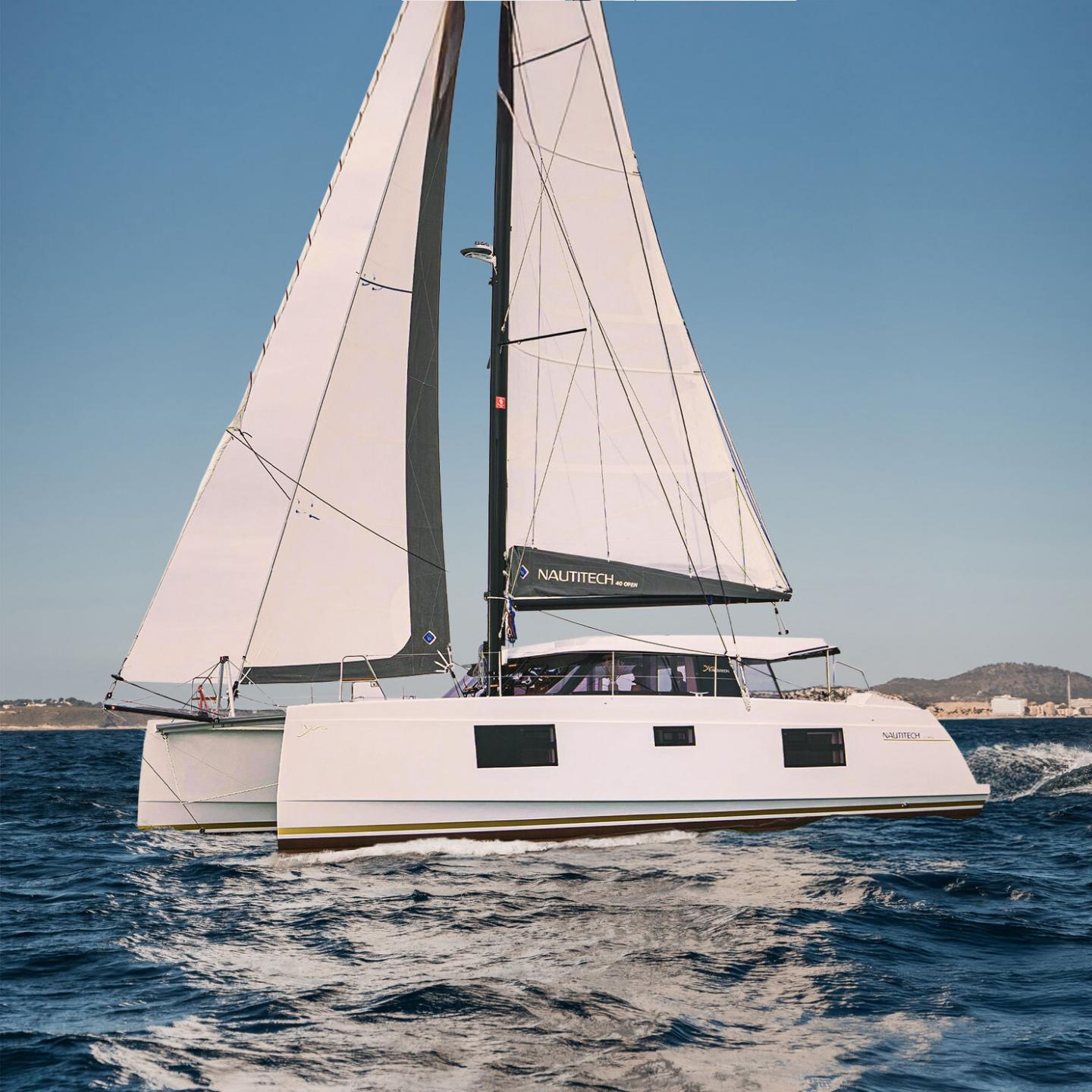 Nautitech : Sailing Luxury Catamarans