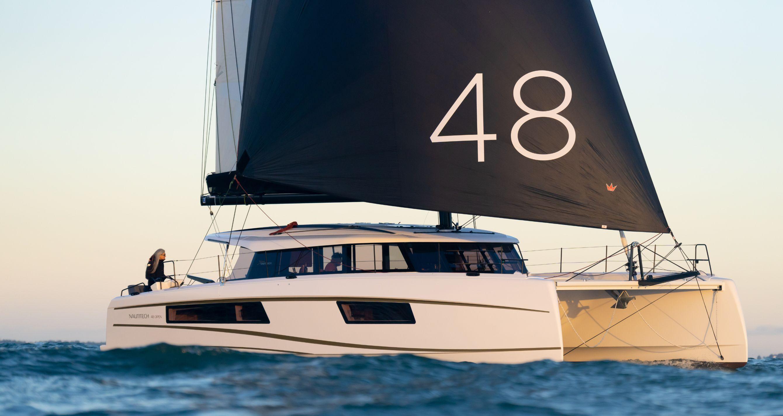 48 Open | un catamaran élégant et luxueux | Nautitech